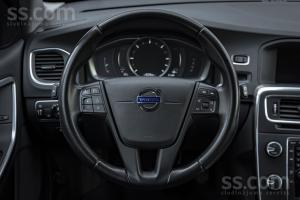 Black Volvo V60 2018 in Riga, with an engine capacity of 2.00 L and mileage of 230 thousand km for 9490 €, photo 17 on AUTOMOTO.COM.LV