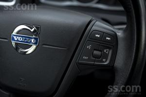 Black Volvo V60 2018 in Riga, with an engine capacity of 2.00 L and mileage of 230 thousand km for 9490 €, photo 18 on AUTOMOTO.COM.LV