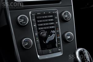 Black Volvo V60 2018 in Riga, with an engine capacity of 2.00 L and mileage of 230 thousand km for 9490 €, photo 21 on AUTOMOTO.COM.LV