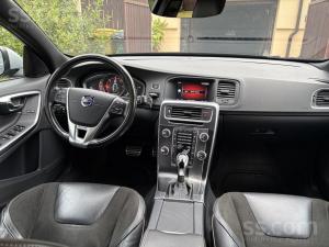 Black Volvo V60 2018 in Jelgava, with an engine capacity of 2.00 L and mileage of 188 thousand km for 11500 €, photo 5 on AUTOMOTO.COM.LV