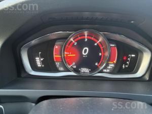 Black Volvo V60 2018 in Jelgava, with an engine capacity of 2.00 L and mileage of 188 thousand km for 11500 €, photo 6 on AUTOMOTO.COM.LV