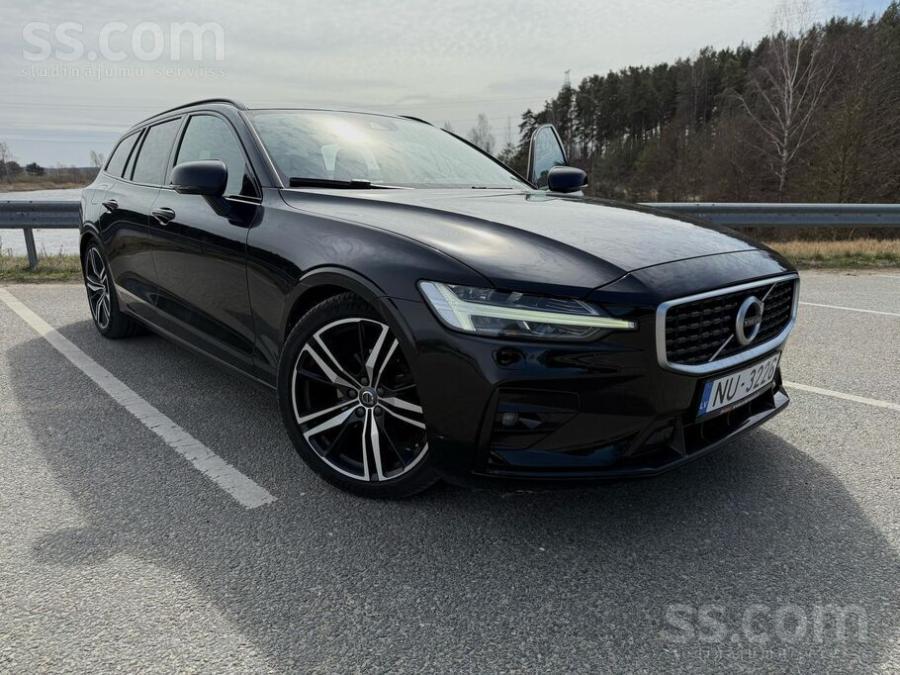 Black Volvo V60 2019 in Riga, with an engine capacity of 2.00 L and mileage of 256 thousand km for 15900 €, photo 1 on AUTOMOTO.COM.LV