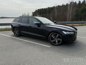 Black Volvo V60 2019 in Riga, with an engine capacity of 2.00 L and mileage of 256 thousand km for 15900 €, photo 2 on AUTOMOTO.COM.LV