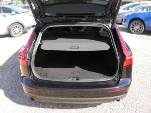 Black Volvo V60 2019 in Riga, with an engine capacity of 2.00 L and mileage of 268 thousand km for 14950 €, photo 5 on AUTOMOTO.COM.LV