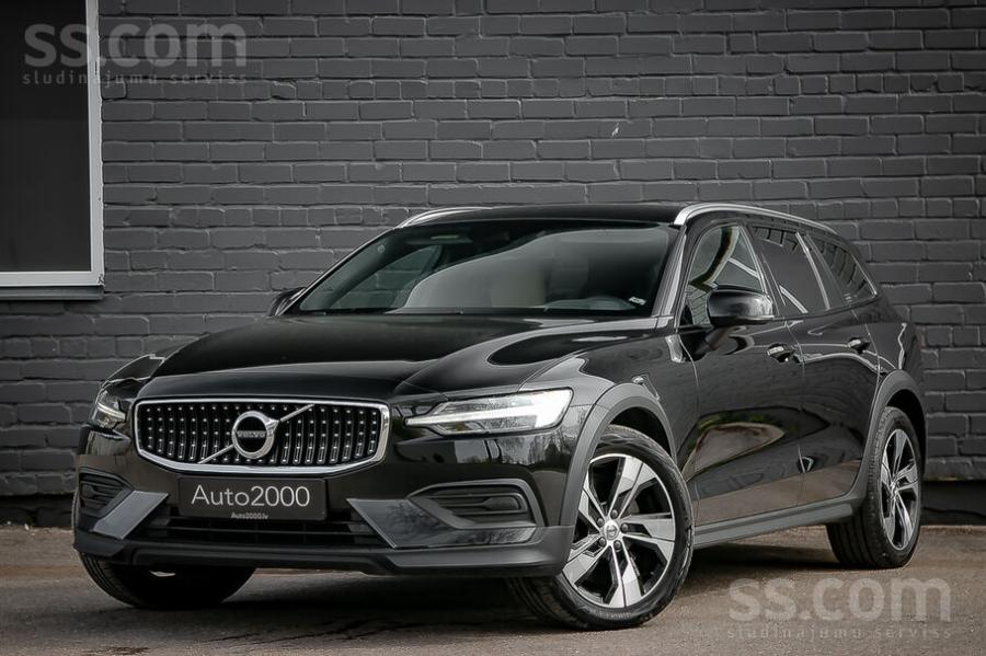 Black Volvo V60 2019 in Tukums, with an engine capacity of 2.00 L and mileage of 168 thousand km for 20777 €, photo 1 on AUTOMOTO.COM.LV