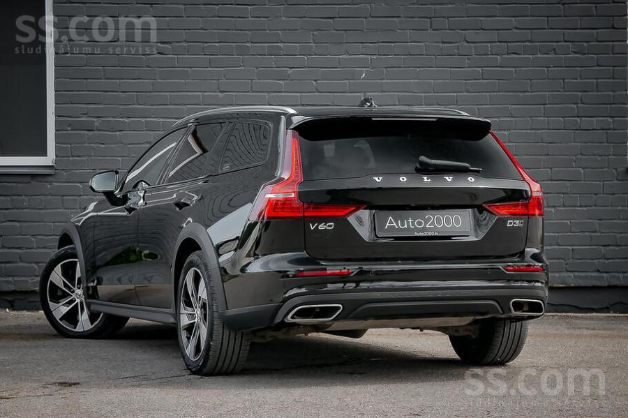 Black Volvo V60 2019 in Tukums, with an engine capacity of 2.00 L and mileage of 168 thousand km for 20777 €, photo 5 on AUTOMOTO.COM.LV