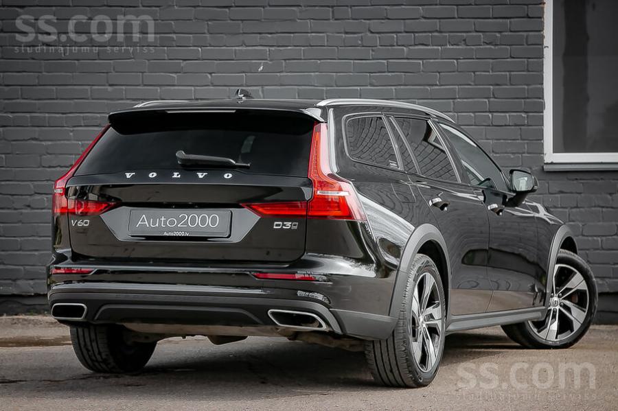 Black Volvo V60 2019 in Tukums, with an engine capacity of 2.00 L and mileage of 168 thousand km for 20777 €, photo 8 on AUTOMOTO.COM.LV