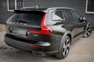 Black Volvo V60 2019 in Tukums, with an engine capacity of 2.00 L and mileage of 168 thousand km for 20777 €, photo 9 on AUTOMOTO.COM.LV