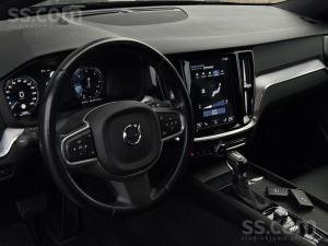 Melns Volvo V60 2019 Valmiera, ar dzinēja tilpumu 2.00 L un nobraukumu 193 tūkst. km par 18900 €, foto 8 vietnē AUTOMOTO.COM.LV