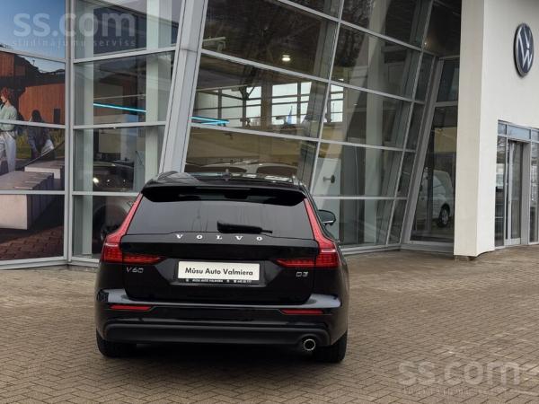 Black Volvo V60 2019 in Valmiera, with an engine capacity of 2.00 L and mileage of 193 thousand km for 18900 €, photo 5 on AUTOMOTO.COM.LV