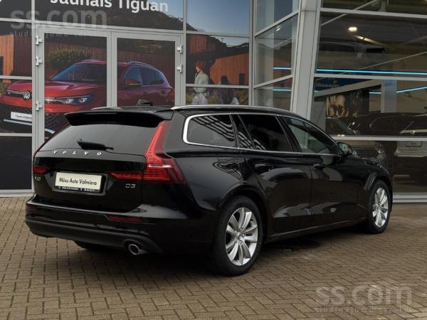 Black Volvo V60 2019 in Valmiera, with an engine capacity of 2.00 L and mileage of 193 thousand km for 18900 €, photo 6 on AUTOMOTO.COM.LV