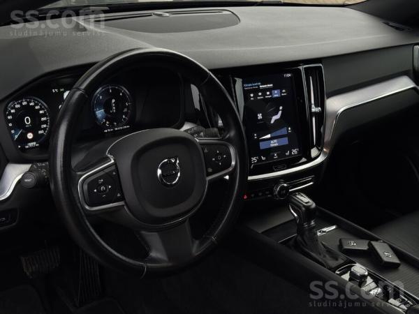 Black Volvo V60 2019 in Valmiera, with an engine capacity of 2.00 L and mileage of 193 thousand km for 18900 €, photo 8 on AUTOMOTO.COM.LV