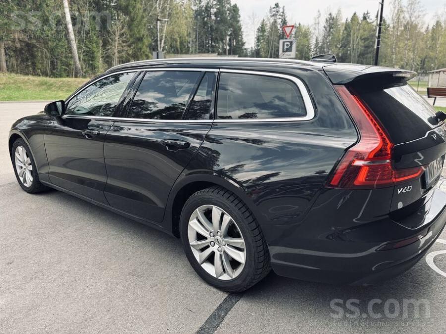 Melns Volvo V60 2019 Ogre, ar dzinēja tilpumu 2.00 L un nobraukumu 230 tūkst. km par 14500 €, foto 2 vietnē AUTOMOTO.COM.LV