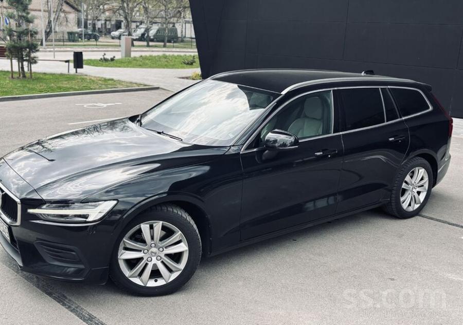 Melns Volvo V60 2019 Ogre, ar dzinēja tilpumu 2.00 L un nobraukumu 230 tūkst. km par 14500 €, foto 10 vietnē AUTOMOTO.COM.LV