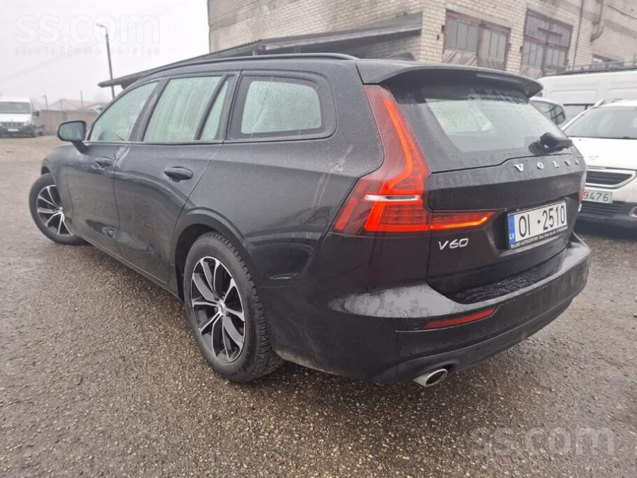 Melns Volvo V60 2019 Talsi, ar dzinēja tilpumu 2.00 L un nobraukumu 210 tūkst. km par 15800 €, foto 4 vietnē AUTOMOTO.COM.LV