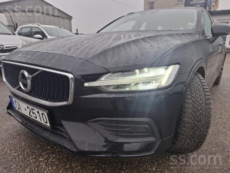 Melns Volvo V60 2019 Talsi, ar dzinēja tilpumu 2.00 L un nobraukumu 210 tūkst. km par 15800 €, foto 27 vietnē AUTOMOTO.COM.LV