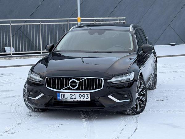 Melns Volvo V60 2019 Jonava, ar dzinēja tilpumu 1.97 L un nobraukumu 290 tūkst. km par 14750 €, foto 1 vietnē AUTOMOTO.COM.LV