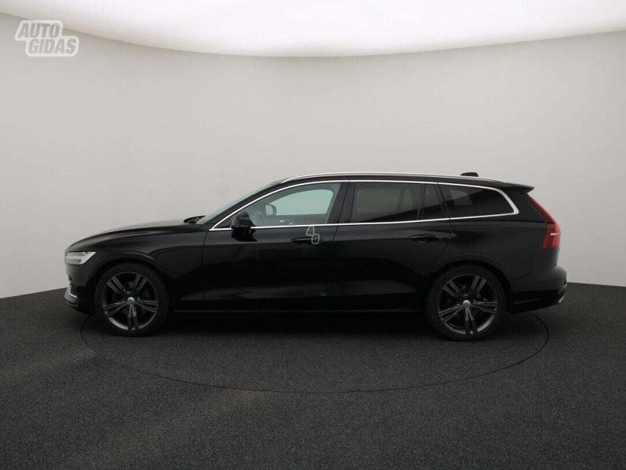 Black Volvo V60 2019 in Vilnius, with an engine capacity of 2.00 L and mileage of 230 thousand km for 16699 €, photo 6 on AUTOMOTO.COM.LV