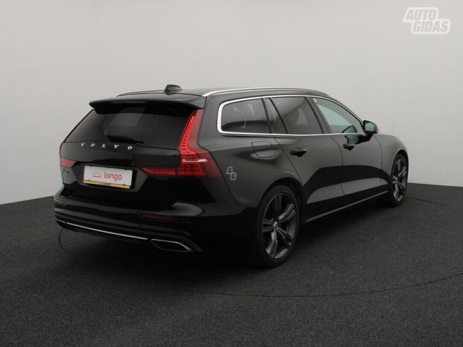 Black Volvo V60 2019 in Vilnius, with an engine capacity of 2.00 L and mileage of 230 thousand km for 16699 €, photo 8 on AUTOMOTO.COM.LV