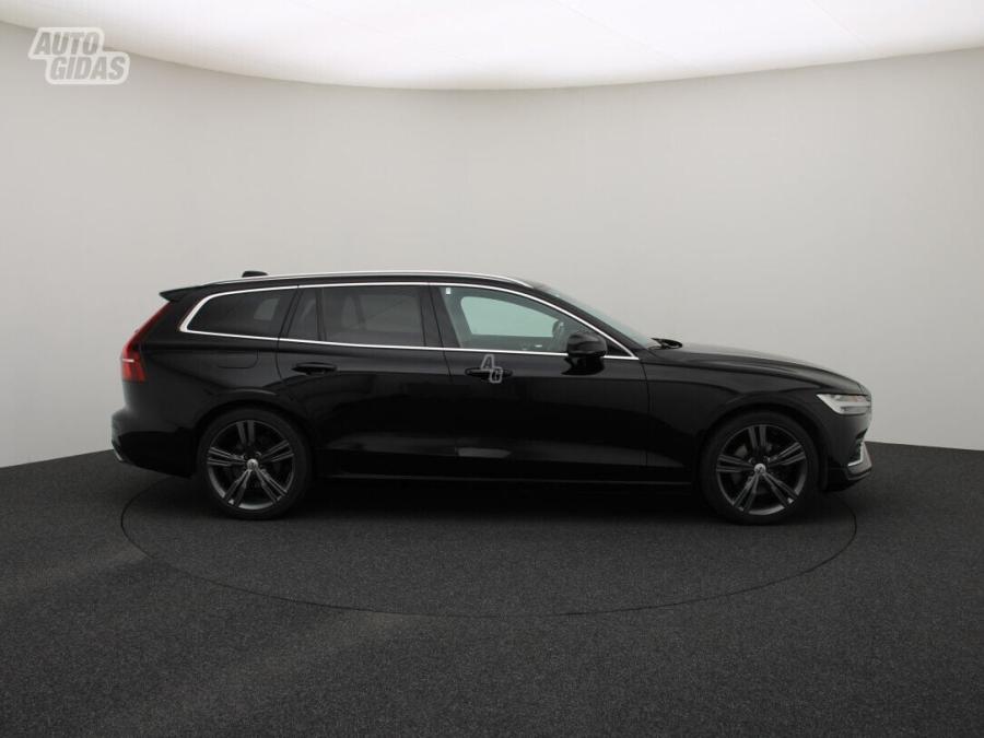 Black Volvo V60 2019 in Vilnius, with an engine capacity of 2.00 L and mileage of 230 thousand km for 16699 €, photo 9 on AUTOMOTO.COM.LV