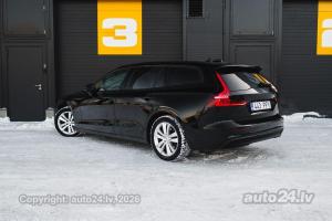 Melns Volvo V60 2019 Tallina, ar dzinēja tilpumu 2.00 L un nobraukumu 325 tūkst. km par 10999 €, foto 2 vietnē AUTOMOTO.COM.LV