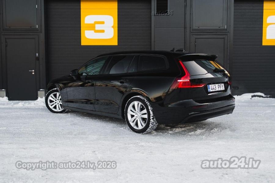 Melns Volvo V60 2019 Tallina, ar dzinēja tilpumu 2.00 L un nobraukumu 325 tūkst. km par 10999 €, foto 2 vietnē AUTOMOTO.COM.LV