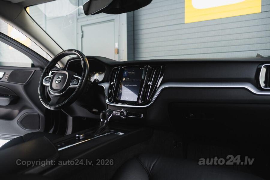 Black Volvo V60 2019 in Tallinn, with an engine capacity of 2.00 L and mileage of 325 thousand km for 10999 €, photo 5 on AUTOMOTO.COM.LV