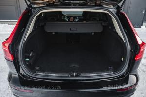 Black Volvo V60 2019 in Tallinn, with an engine capacity of 2.00 L and mileage of 325 thousand km for 10999 €, photo 9 on AUTOMOTO.COM.LV