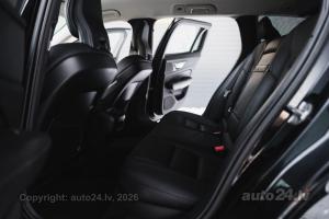 Black Volvo V60 2019 in Tallinn, with an engine capacity of 2.00 L and mileage of 325 thousand km for 10999 €, photo 11 on AUTOMOTO.COM.LV