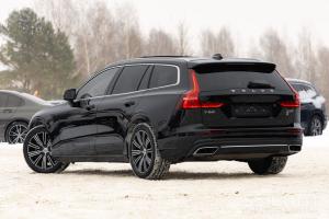 Black Volvo V60 2019 in Riga, with an engine capacity of 2.00 L and mileage of 264 thousand km for 14500 €, photo 5 on AUTOMOTO.COM.LV