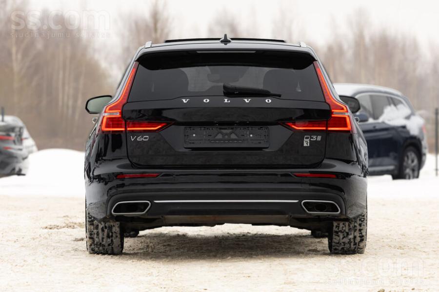 Black Volvo V60 2019 in Riga, with an engine capacity of 2.00 L and mileage of 264 thousand km for 14500 €, photo 6 on AUTOMOTO.COM.LV