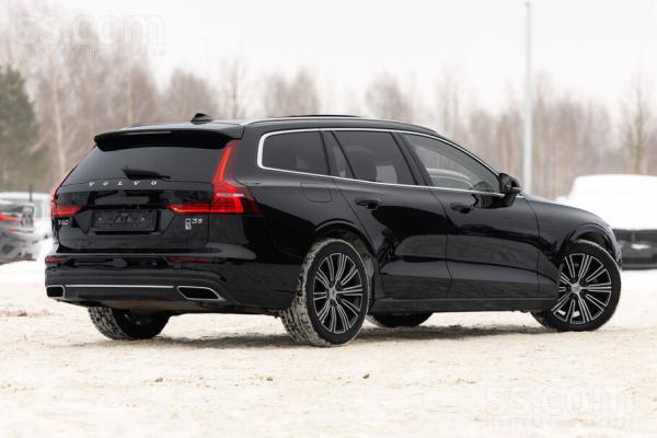 Black Volvo V60 2019 in Riga, with an engine capacity of 2.00 L and mileage of 264 thousand km for 14500 €, photo 7 on AUTOMOTO.COM.LV