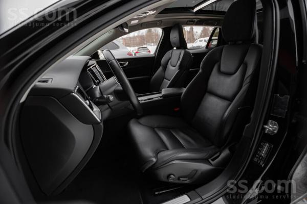 Black Volvo V60 2019 in Riga, with an engine capacity of 2.00 L and mileage of 264 thousand km for 14500 €, photo 8 on AUTOMOTO.COM.LV