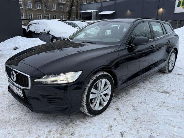 Black Volvo V60 2019 in Vilnius, with an engine capacity of 1.97 L and mileage of 261 thousand km for 14500 €, photo 1 on AUTOMOTO.COM.LV