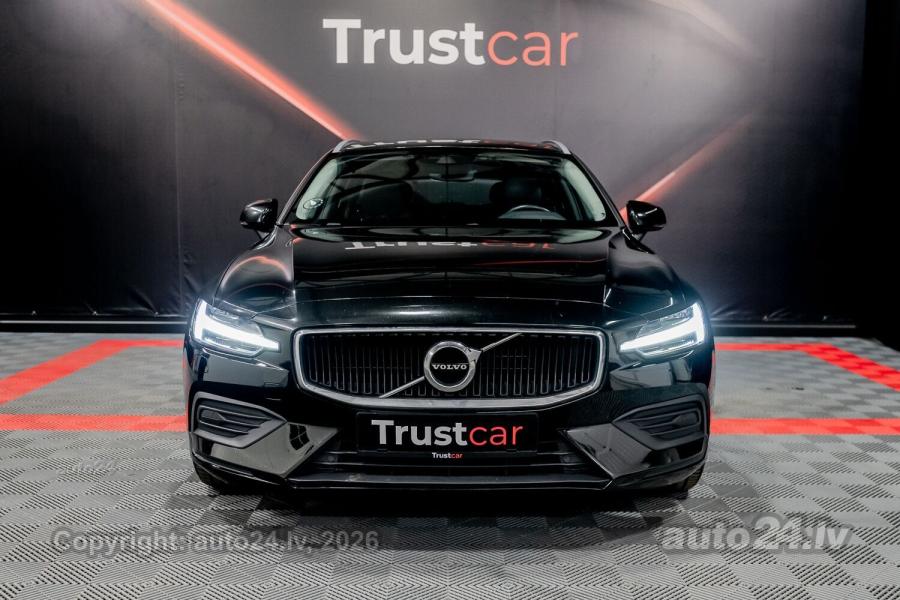 Black Volvo V60 2019 in Parnu, with an engine capacity of 2.00 L and mileage of 287 thousand km for 14999 €, photo 3 on AUTOMOTO.COM.LV
