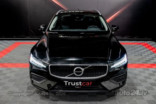 Black Volvo V60 2019 in Parnu, with an engine capacity of 2.00 L and mileage of 287 thousand km for 14999 €, photo 3 on AUTOMOTO.COM.LV