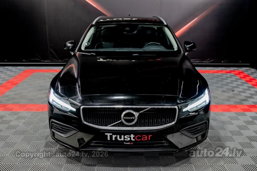 Black Volvo V60 2019 in Parnu, with an engine capacity of 2.00 L and mileage of 287 thousand km for 14999 €, photo 4 on AUTOMOTO.COM.LV