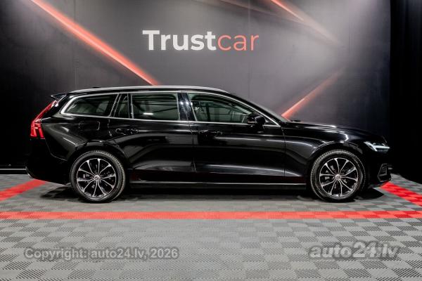 Black Volvo V60 2019 in Parnu, with an engine capacity of 2.00 L and mileage of 287 thousand km for 14999 €, photo 9 on AUTOMOTO.COM.LV