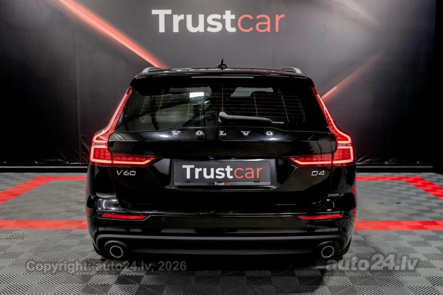 Black Volvo V60 2019 in Parnu, with an engine capacity of 2.00 L and mileage of 287 thousand km for 14999 €, photo 12 on AUTOMOTO.COM.LV