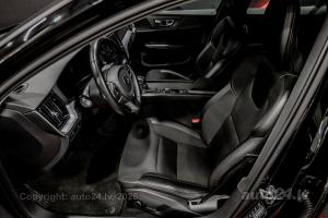 Black Volvo V60 2019 in Parnu, with an engine capacity of 2.00 L and mileage of 287 thousand km for 14999 €, photo 13 on AUTOMOTO.COM.LV