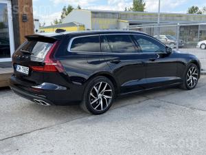 Black Volvo V60 2019 in Riga, with an engine capacity of 2.00 L and mileage of 145 thousand km for 16500 €, photo 5 on AUTOMOTO.COM.LV