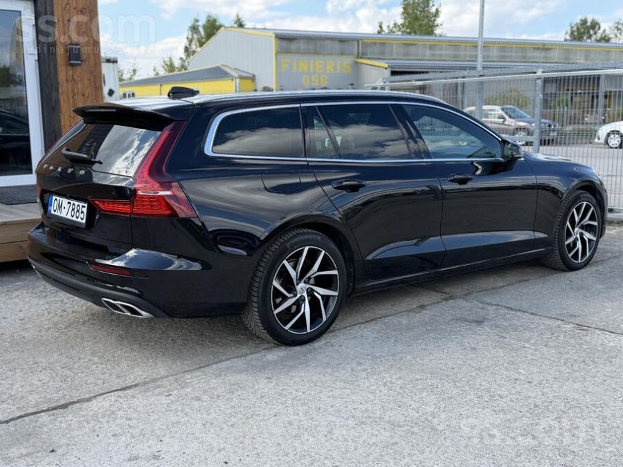 Black Volvo V60 2019 in Riga, with an engine capacity of 2.00 L and mileage of 145 thousand km for 16500 €, photo 5 on AUTOMOTO.COM.LV
