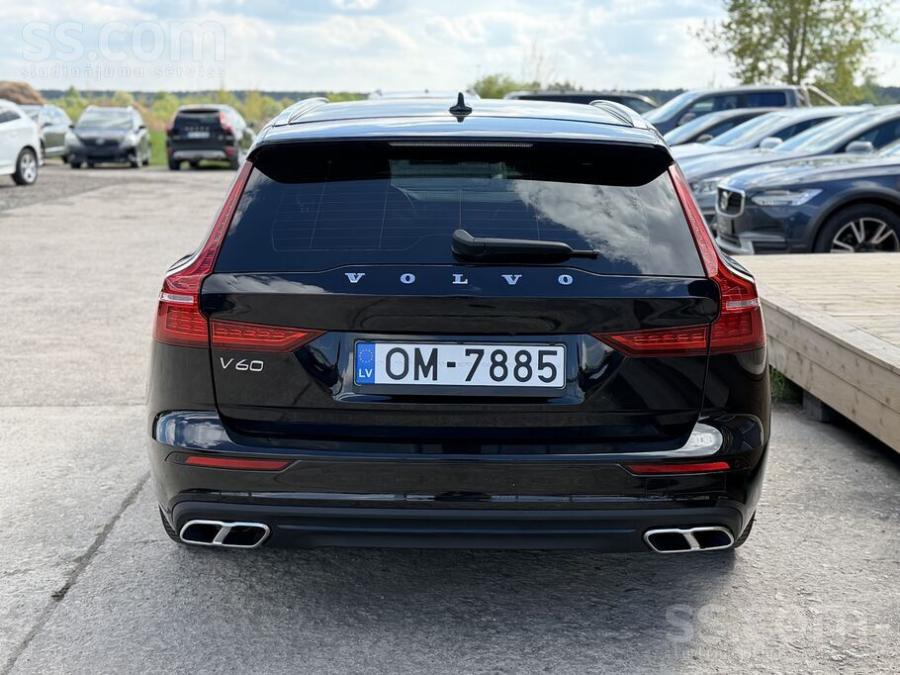 Black Volvo V60 2019 in Riga, with an engine capacity of 2.00 L and mileage of 145 thousand km for 16500 €, photo 8 on AUTOMOTO.COM.LV
