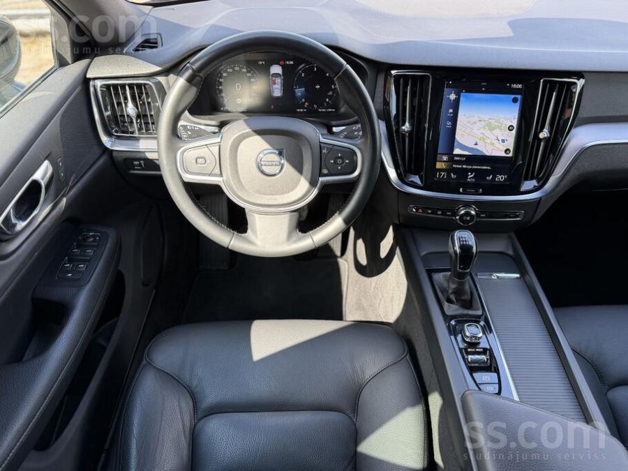 Black Volvo V60 2019 in Riga, with an engine capacity of 2.00 L and mileage of 145 thousand km for 16500 €, photo 9 on AUTOMOTO.COM.LV
