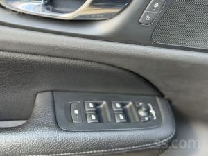 Black Volvo V60 2019 in Riga, with an engine capacity of 2.00 L and mileage of 145 thousand km for 16500 €, photo 10 on AUTOMOTO.COM.LV