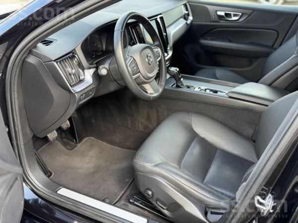 Black Volvo V60 2019 in Riga, with an engine capacity of 2.00 L and mileage of 145 thousand km for 16500 €, photo 10 on AUTOMOTO.COM.LV