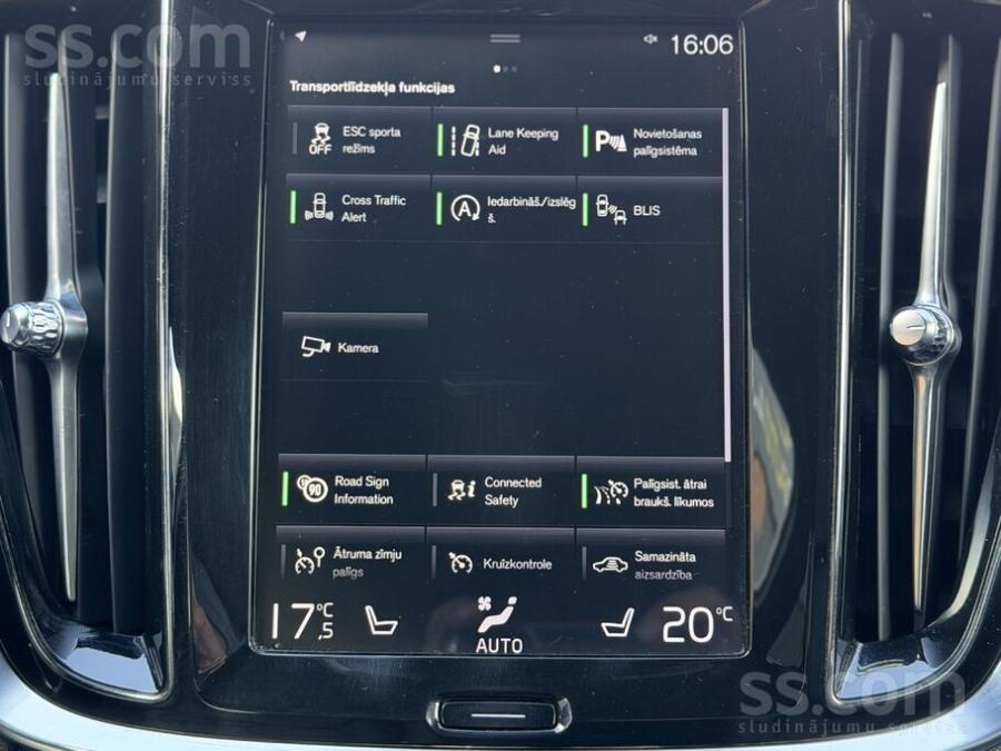 Black Volvo V60 2019 in Riga, with an engine capacity of 2.00 L and mileage of 145 thousand km for 16500 €, photo 15 on AUTOMOTO.COM.LV