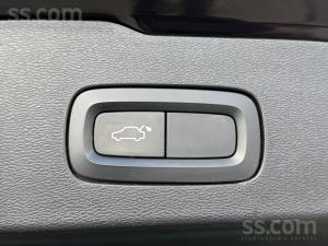Black Volvo V60 2019 in Riga, with an engine capacity of 2.00 L and mileage of 145 thousand km for 16500 €, photo 24 on AUTOMOTO.COM.LV