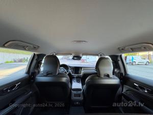 Melns Volvo V60 2019 Tallina, ar dzinēja tilpumu 2.00 L un nobraukumu 160 tūkst. km par 17200 €, foto 14 vietnē AUTOMOTO.COM.LV
