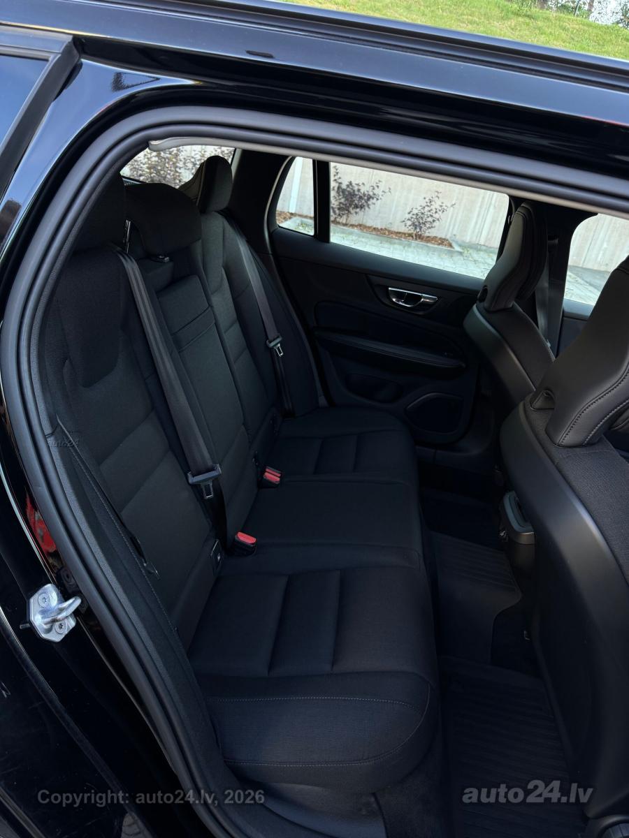 Melns Volvo V60 2019 Tallina, ar dzinēja tilpumu 2.00 L un nobraukumu 160 tūkst. km par 17200 €, foto 16 vietnē AUTOMOTO.COM.LV